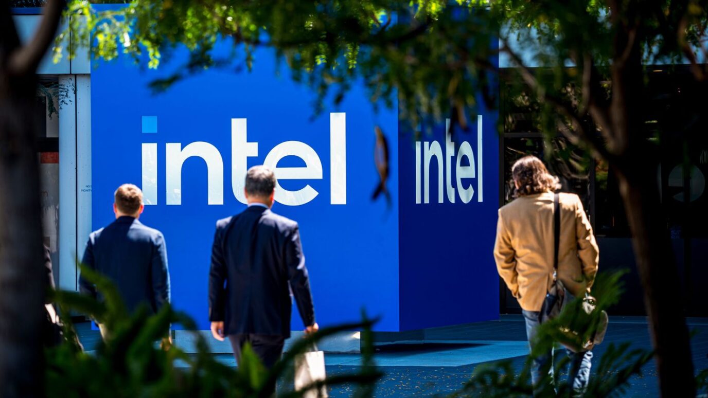 Navigating Challenges Intel's Journey Amidst AI Upheaval - CryptoNexa